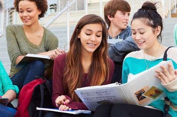 Počinje upis u prvi razred srednjih škola - Cetinjski List