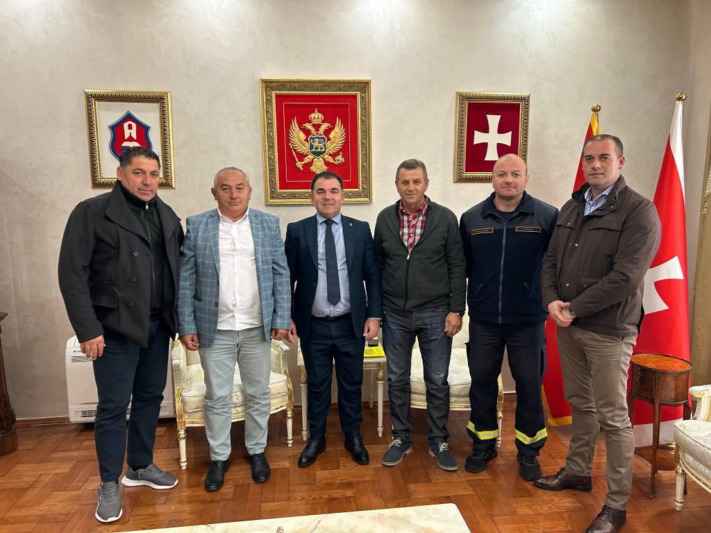 Vrijedna donacija za Službu zaštite i spašavanja Prijestonice Cetinje ...