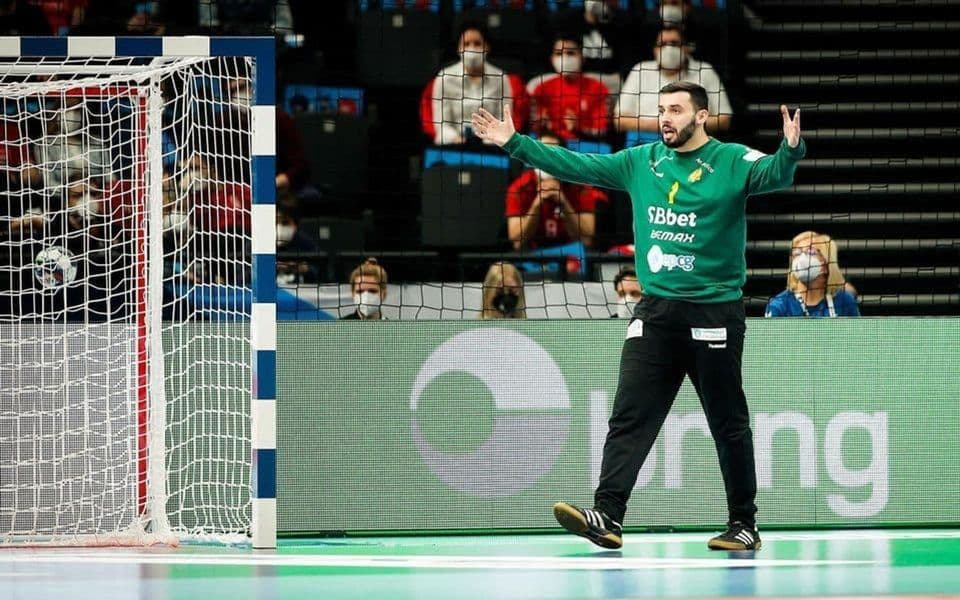 Crna Gora bez dva prva golmana: Nikola Matović pokidao prednji ukršteni ...
