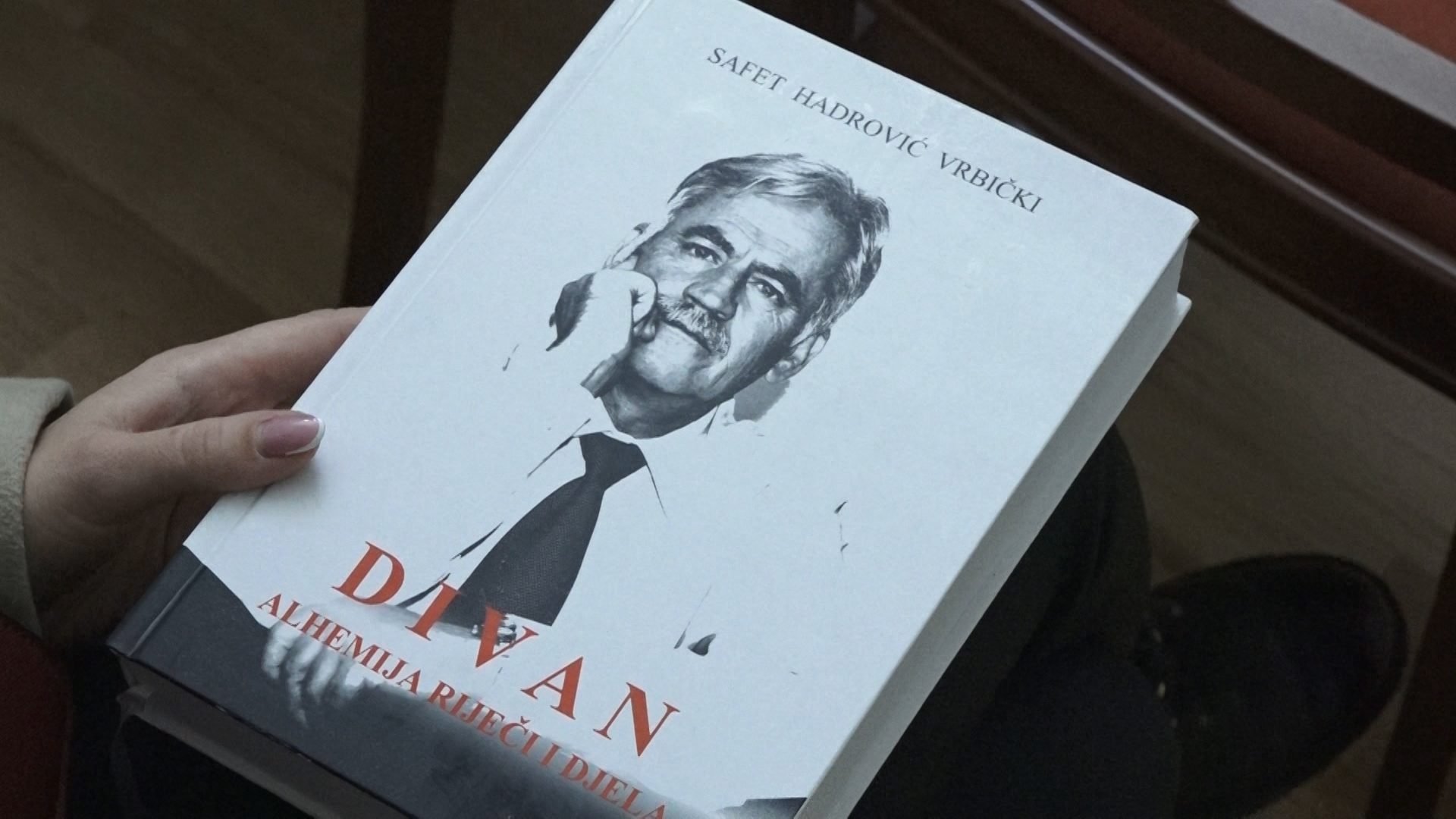 Promovisana knjiga Safeta Hadrovića Vrbičkog „DIVAN II: Alhemija riječi ...